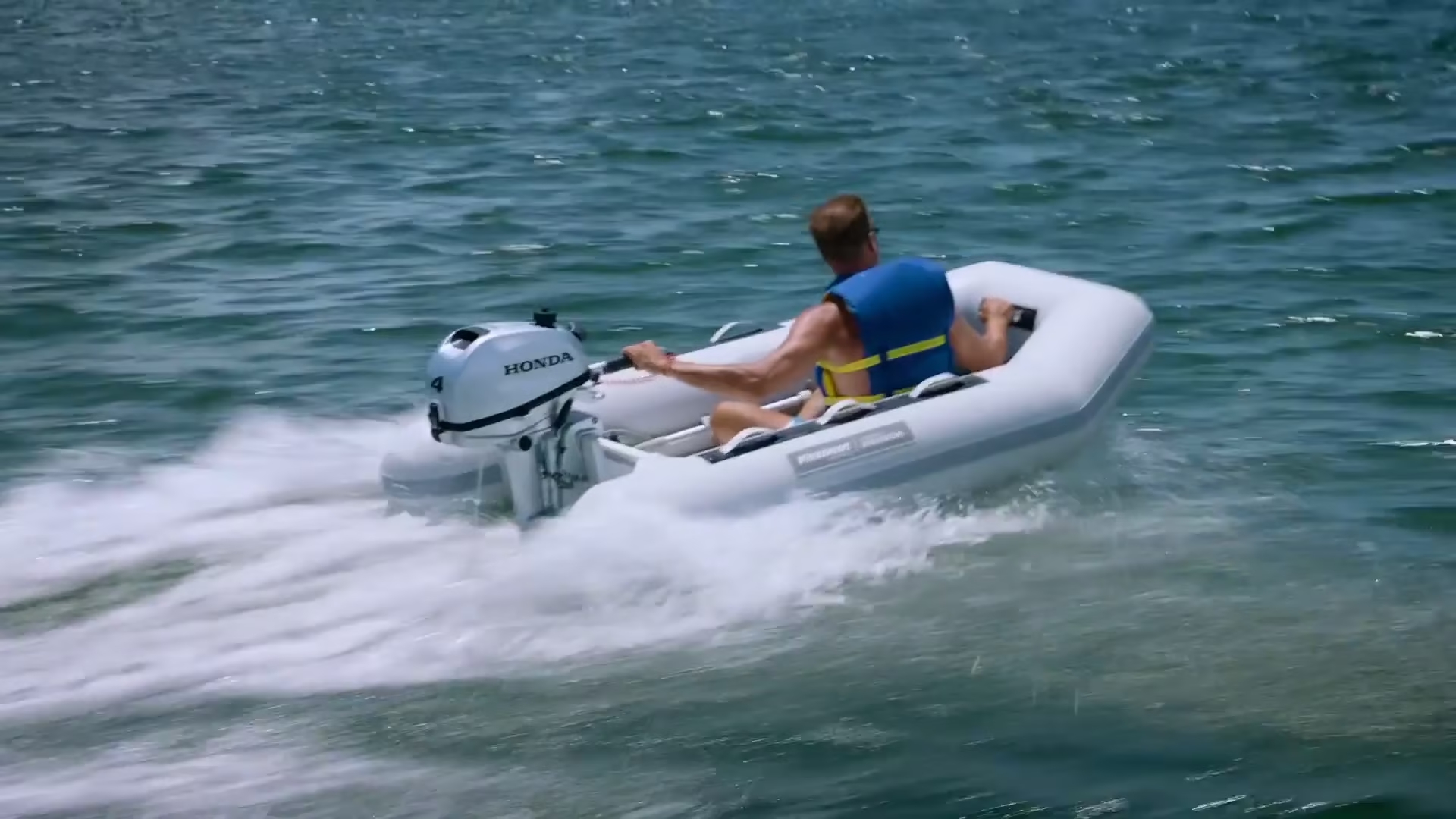 Honda BF15 Outboard Engine | Honda Marine Canada